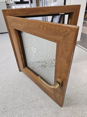JEDNOKRILNI PVC PROZOR 120 X 120 BRAON - ZLATNI HRAST