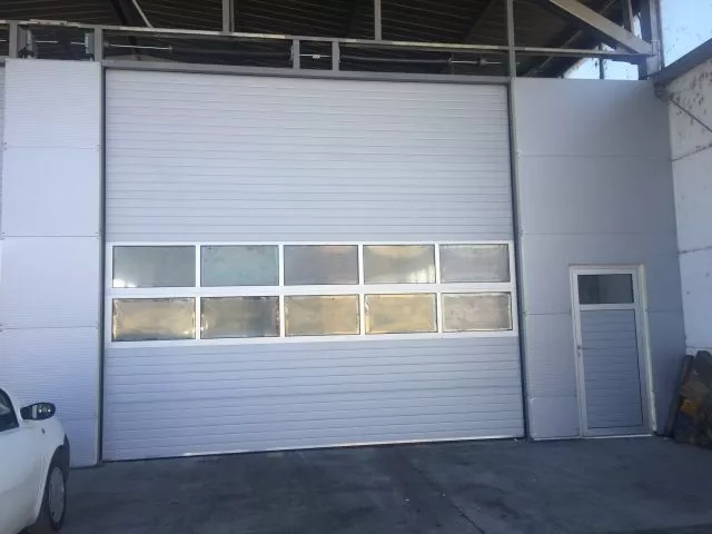 INDUSTRIJSKA SEGMENTNA VRATA MODEL 55