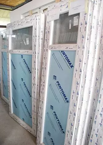 PVC SOBNA VRATA SA STAKLOM BEOLINE STANDARD 900 MM X 2000 MM
