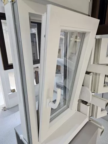 JEDNOKRILNI PVC PROZOR 100 X 100 BELI