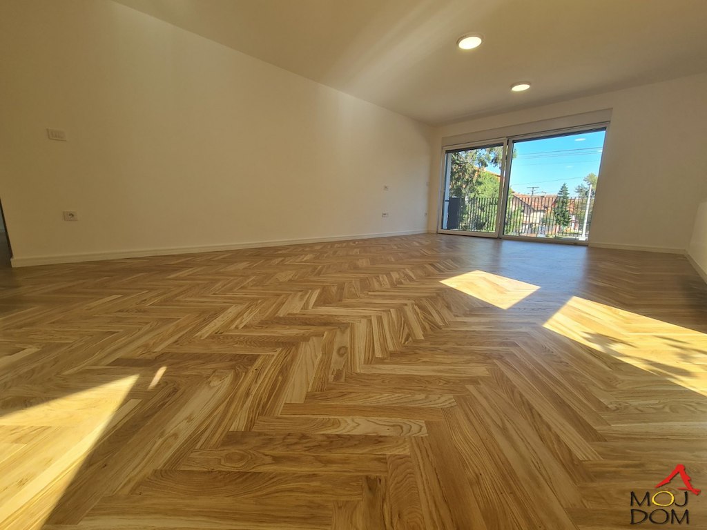 NOVI SAD - TELEP - ČETVOROSOBAN STAN - 101 m2 - 275, 650€