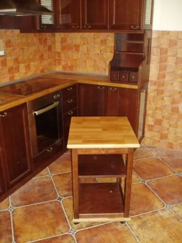 KUHINJA OD PUNOG DRVETA KH016