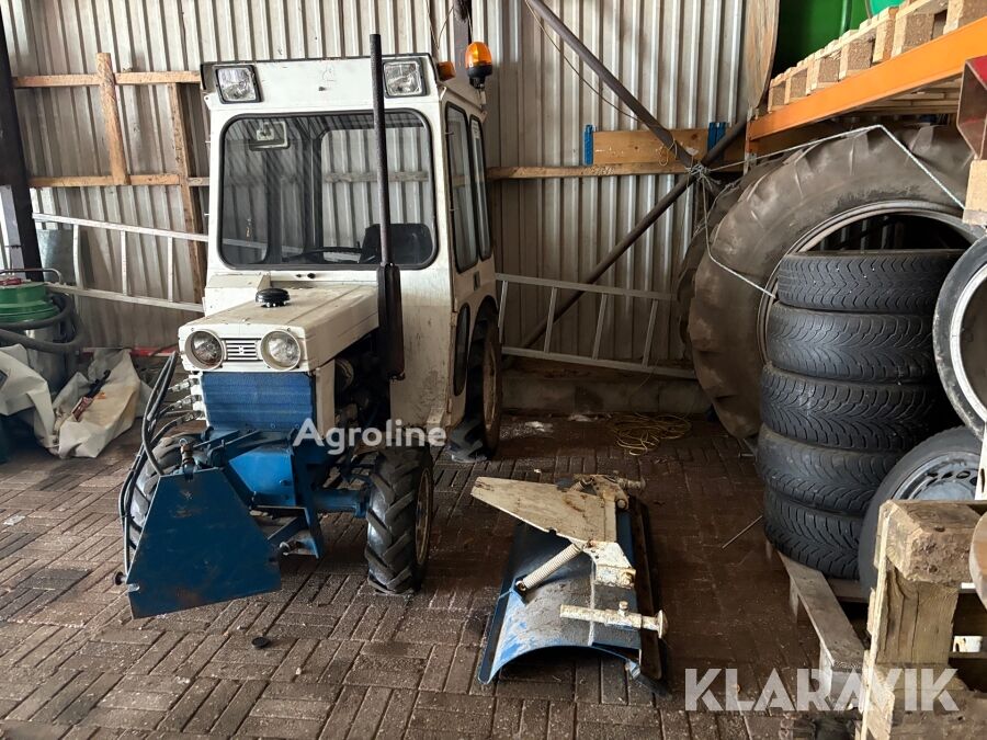 Prodaje se Mitsubishi Traktor Mitsubishi traktor točkaš na aukciji