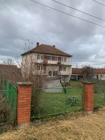 NA PRODAJU KUĆA-LAZAREVAC