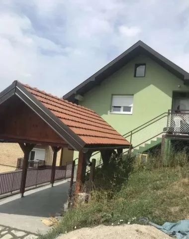 PRODAJEM KUCU NA TOP LOKACIJI-UZICE