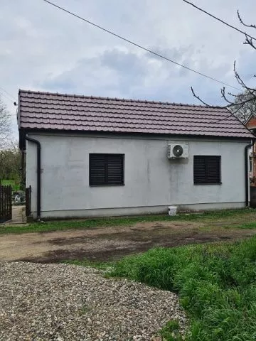 KUĆA U BOGATIĆU