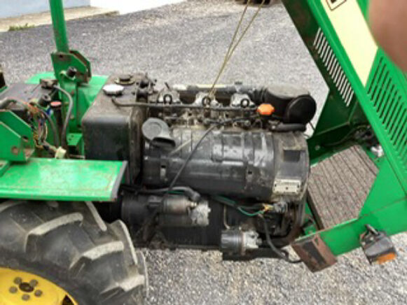 Prodaje se Ferrari 96 mini traktor na aukciji