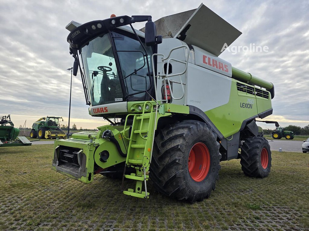 Claas Lexion 760 kombajn za žito