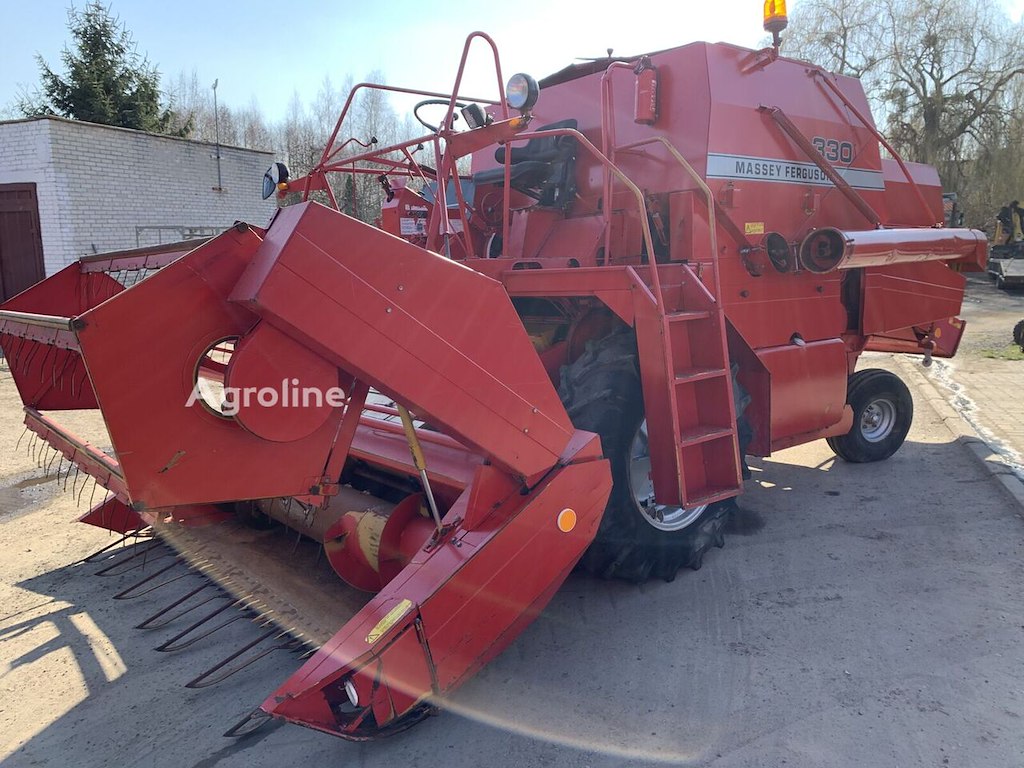 Massey Ferguson 330 kombajn za žito