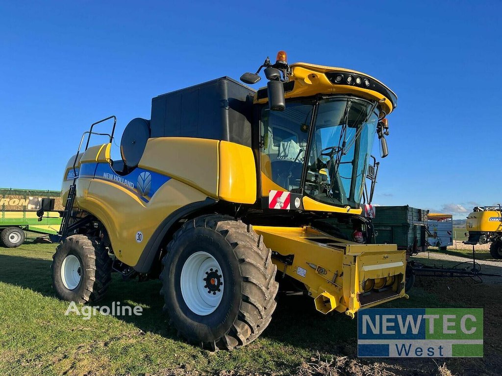 New Holland CX 6.90 kombajn za žito