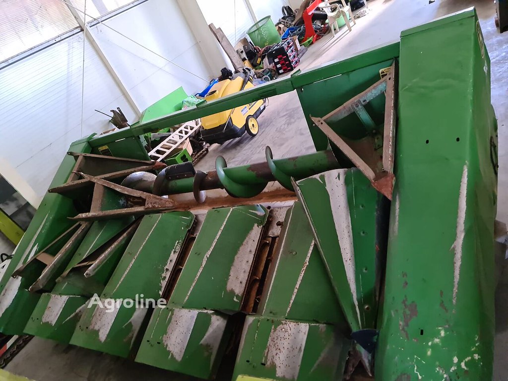 John Deere žetelica za kukuruz