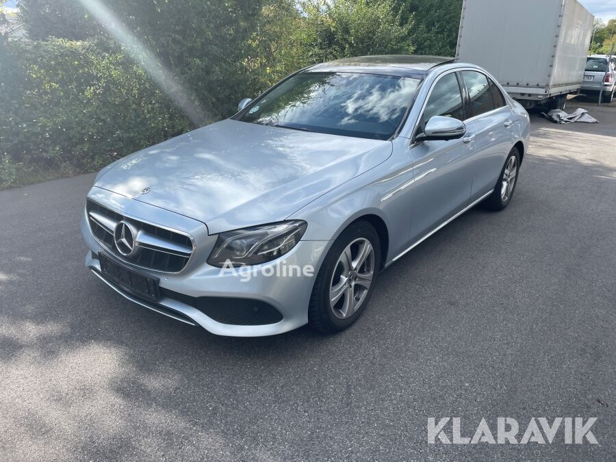 Prodaje se Mercedes-Benz E200d tanjiraču na aukciji