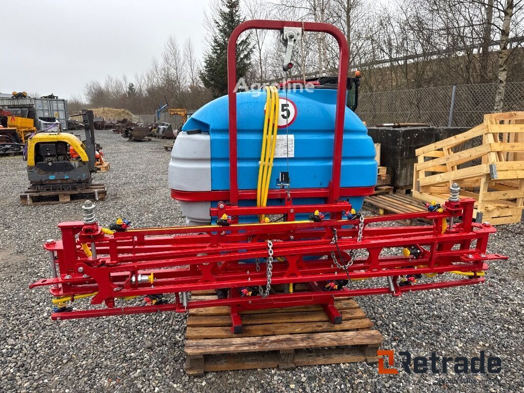 Prodaje se Rozdzielacz Fermo 600ltr tank og ca. 9m sprøjtebom nošenu prskalicu na aukciji