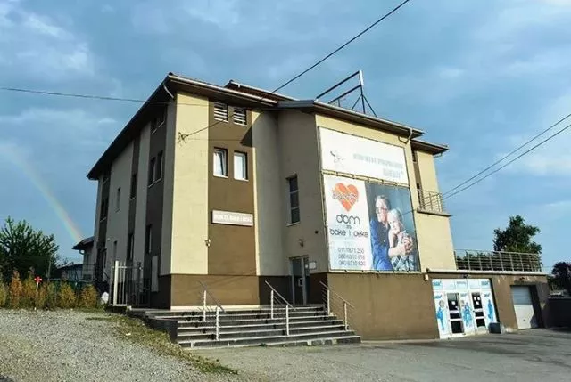 DOM POSEDUJU PROFESIONALNU KUHINJU DOM SAN-TIM