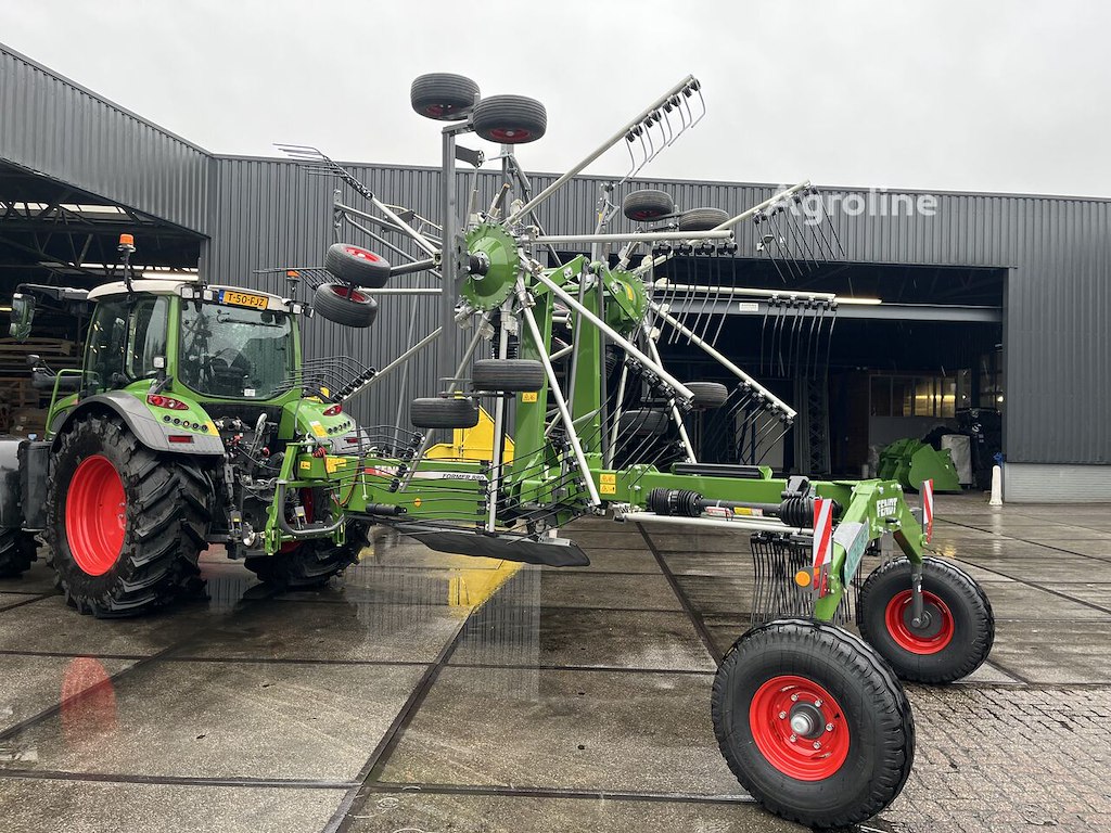Novi Fendt Former 880 prevrtač sena