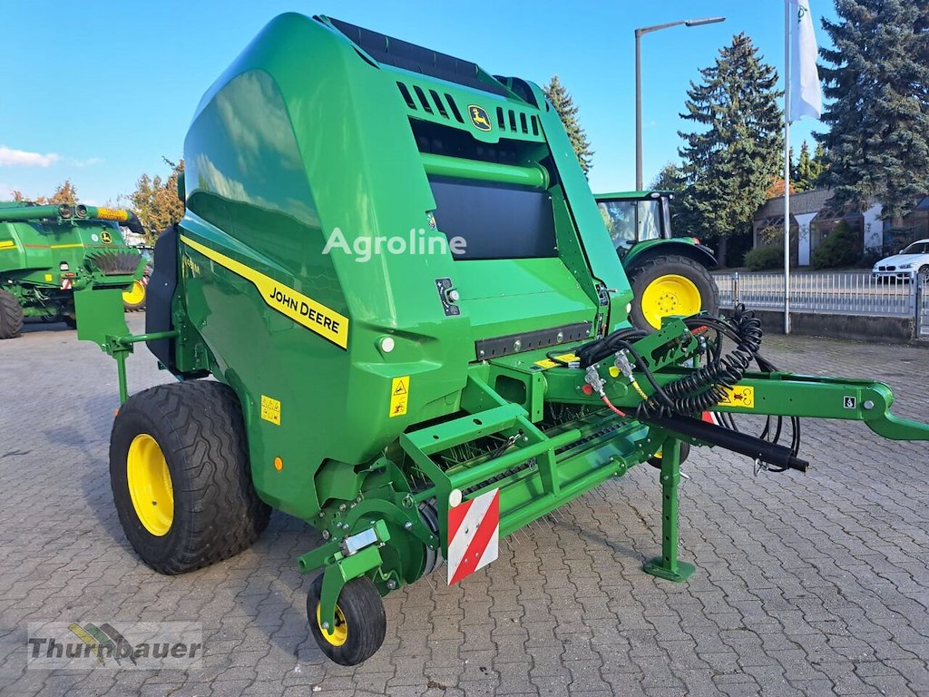 Nova John Deere V451M balirka za okrugle bale