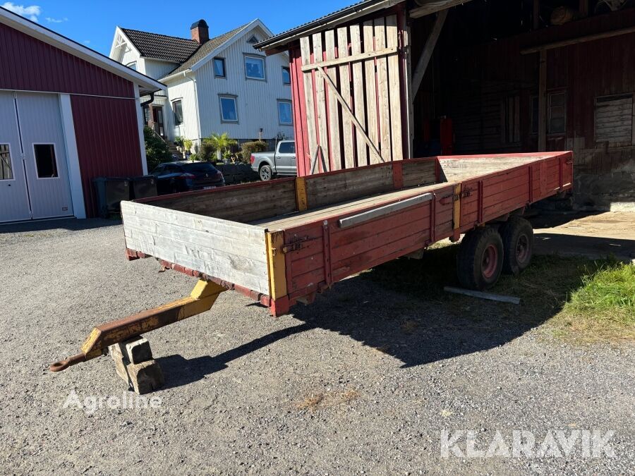 Prodaje se Balkärra med löstagbart flak prikolicu za seno na aukciji