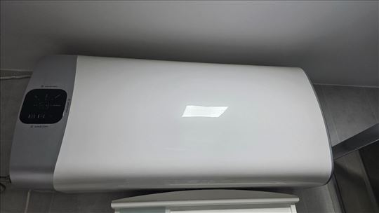 Ariston Velis EVO 80l bojler TOP model, malo koris