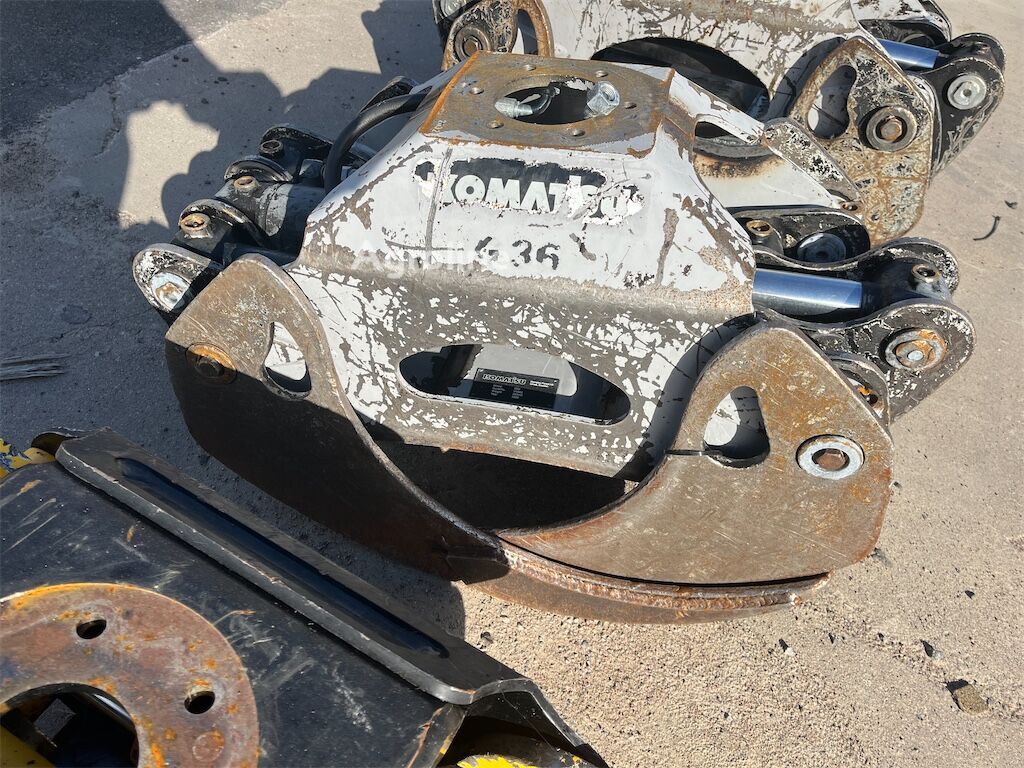 Prodaje se Komatsu G36 hvataljku za trupce na aukciji