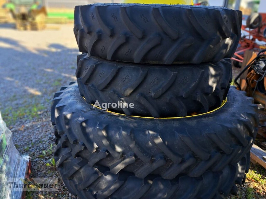 John Deere Pflegeräder 340/85R28 & 340/85R46 Spur 2,25m točak