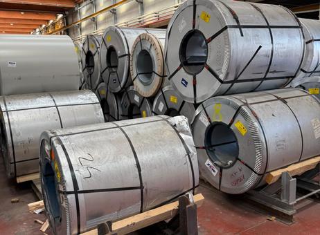 serija čeličnih kalemova od 211 tona i aluminijumskih kalemova od 83 tone