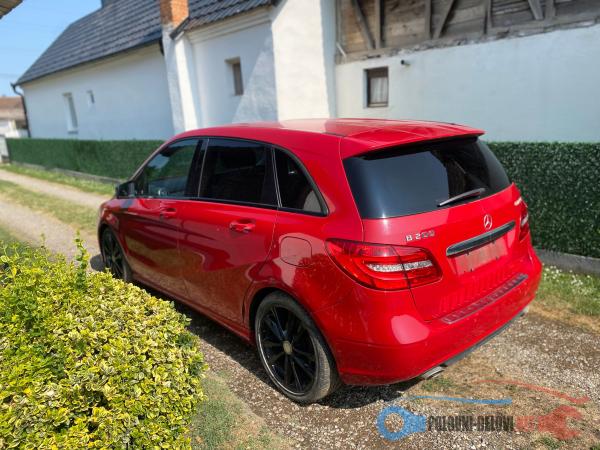 Polovni Delovi Za Mercedes Benz B Klasa W246 OM651 Kompletan Auto U Delovima