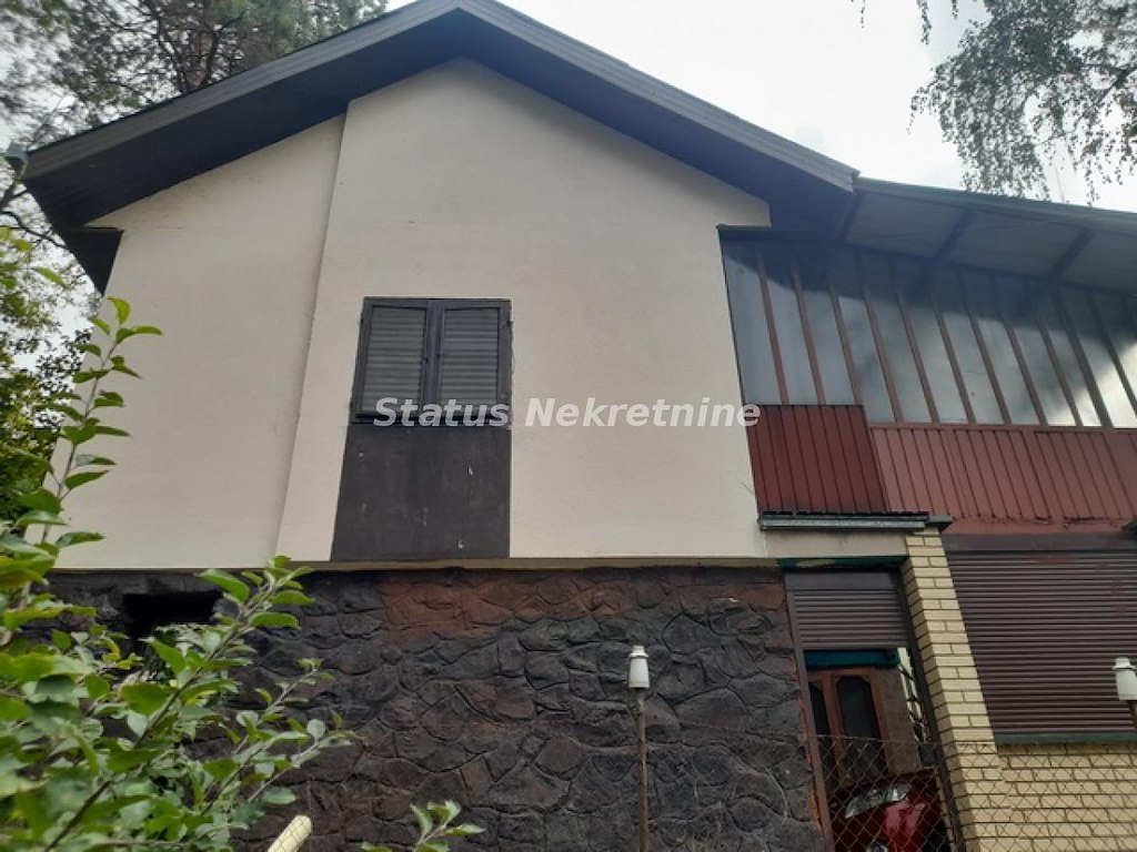Banoštor-Vikend kuća 49 m2 na Placu 1500 m2 u Zelenoj Oazi sa Pogledom na Dunav-065/385 8880