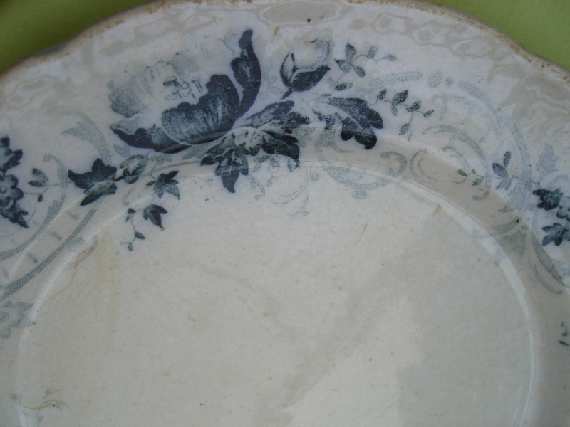 VILLEROY&BOCH tacna iz1930 godine precnik 20 cm.