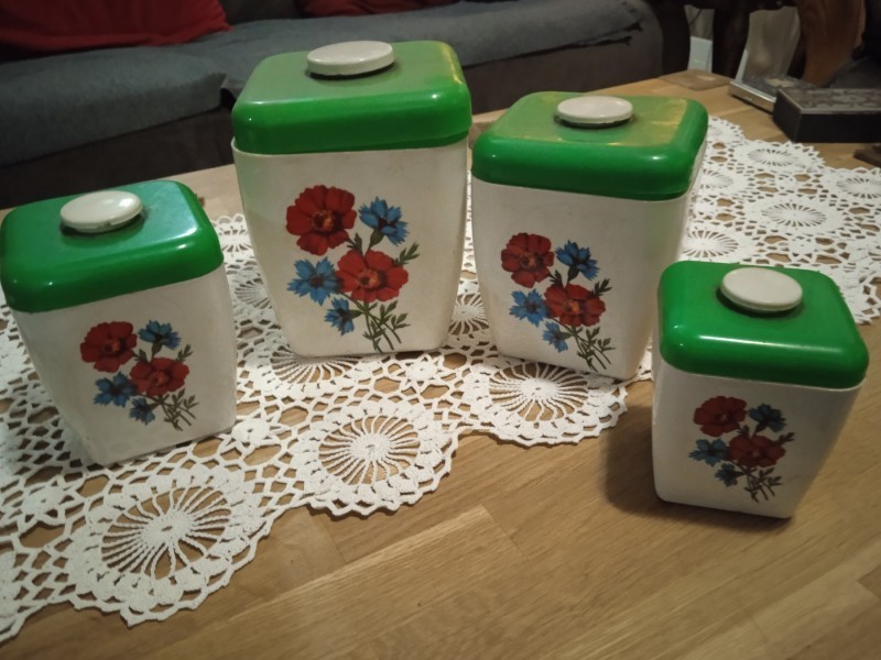 Vintage kuhinske posude za zacin