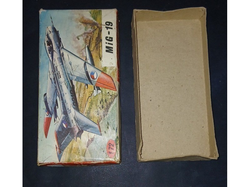Kutija za maketu MiG-19 aviona