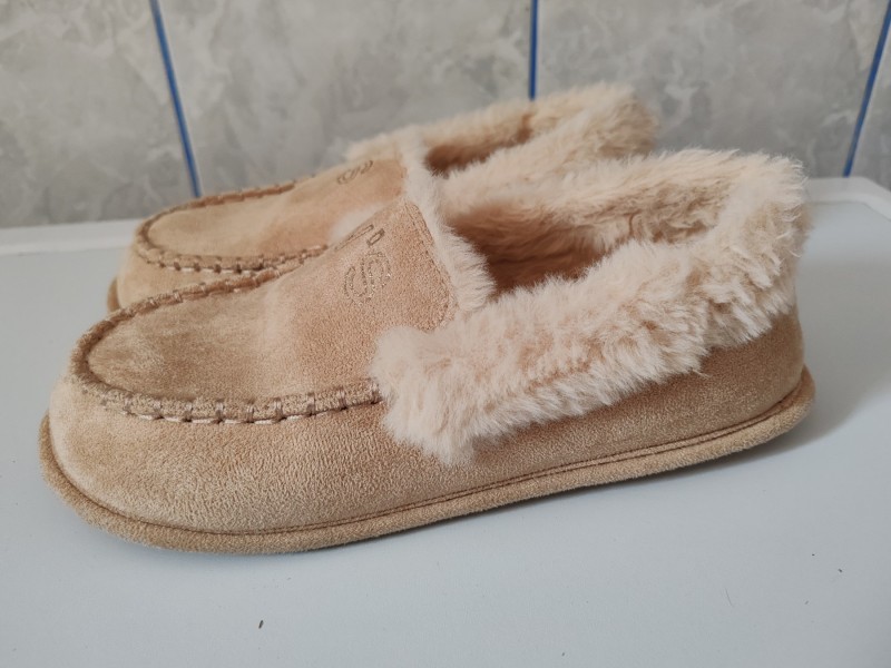 AKCIJA**WOMEN`SECRET-sobne zepe kao nove 39