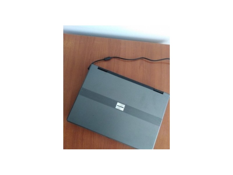 LAPTOP ODLIČNO OČUVAN