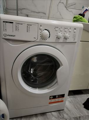Indesit veš mašina