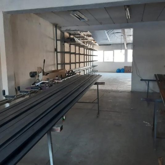 PROIZVODNO SKLADIŠNI PROSTOR STARA PAZOVA