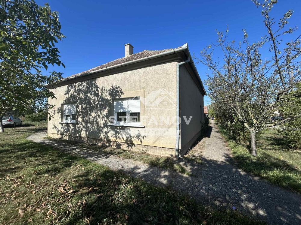 Prizemna kuća u Melencima ID#1912
30.000 €