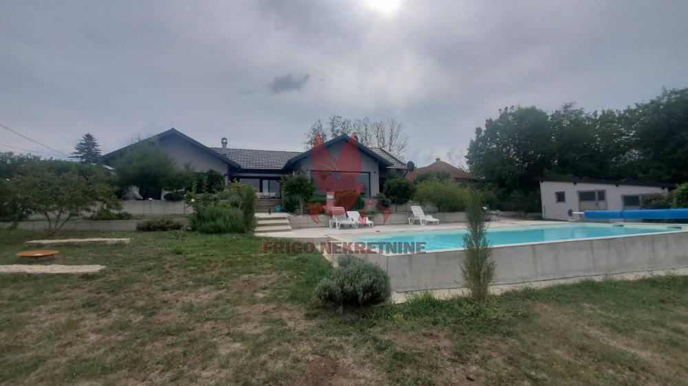 Luksuzna prizemna vila sa bazenom i saunom, Mladenovac, Granice #K768 #1725
530.000 €