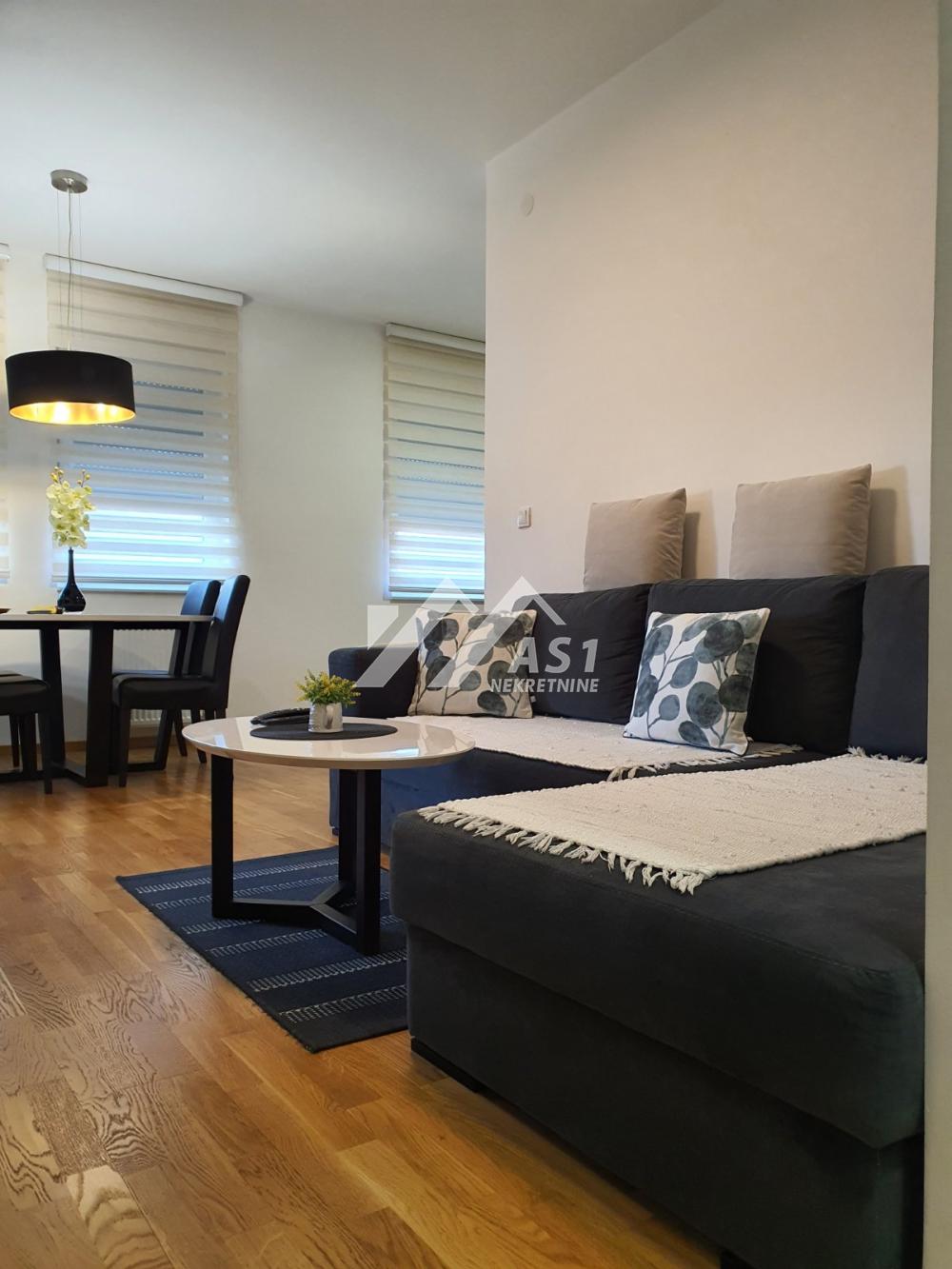 Izdajem LUX dvosoban stan sa garaznim mestom - Kraljev Park !!! ID#3836
600 €