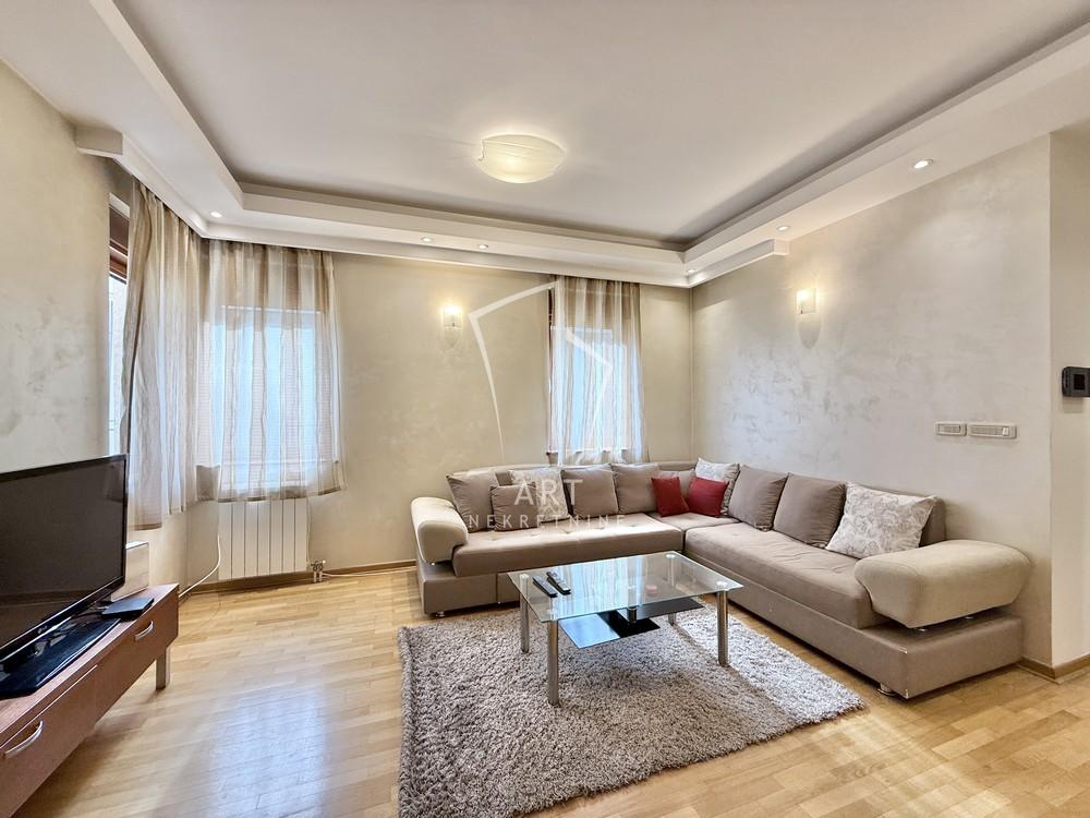 Kod Hrama, lux, mereno 91 m2, garažno mesto ID#1096511 1.500 €