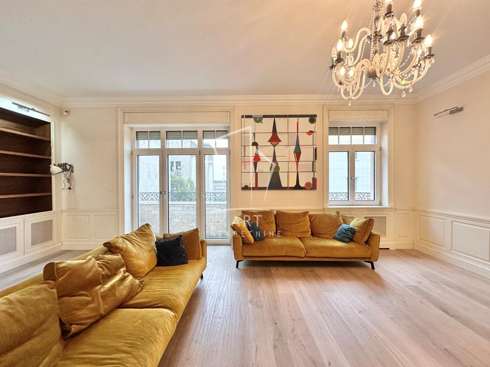 Narodno pozorište, lux salonac ID#16433
2.200 €