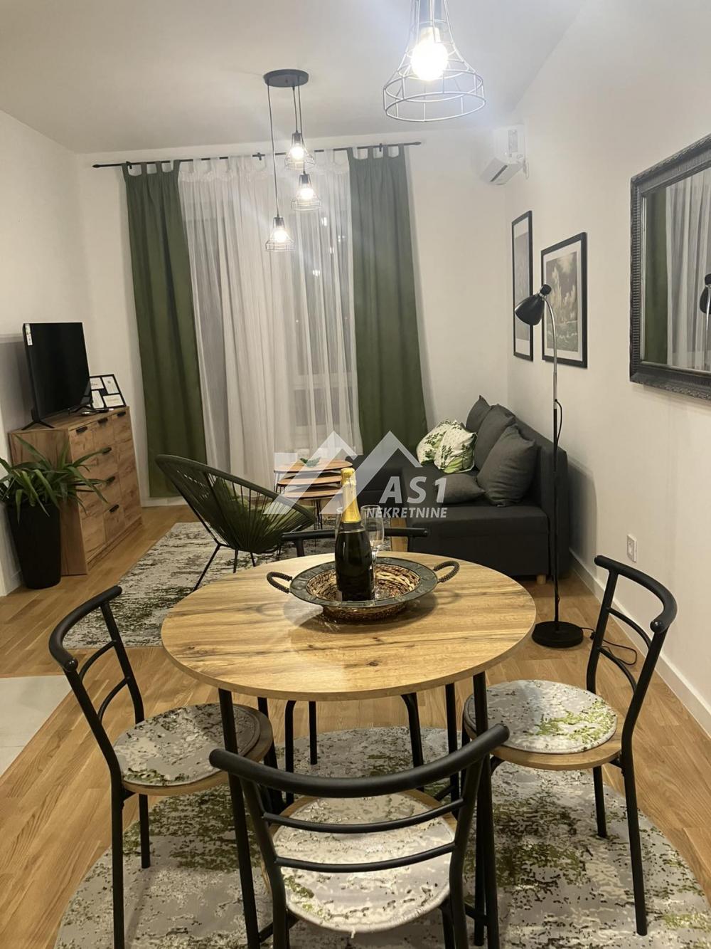 IZDAJE SE LUX STAN - PET FRIENDLY ID#3800 450 €