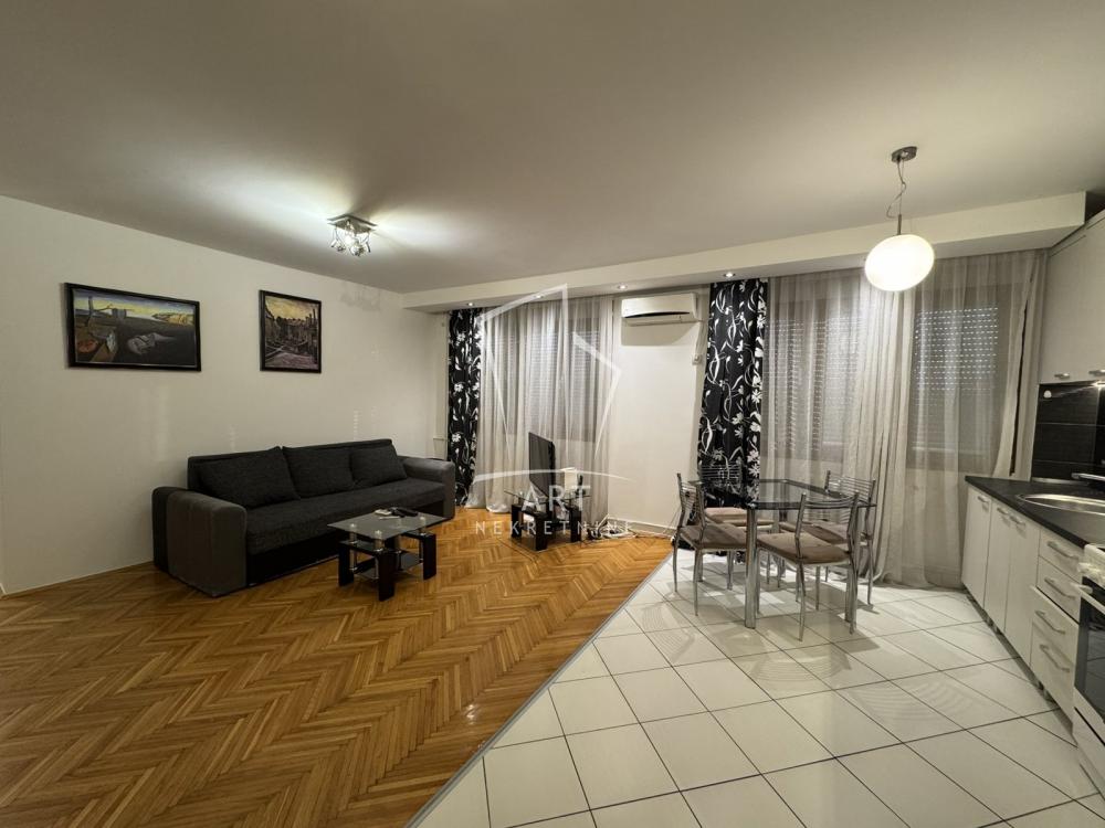 Obilićev venac, mereno 70m2 ID#12382 1.100 €