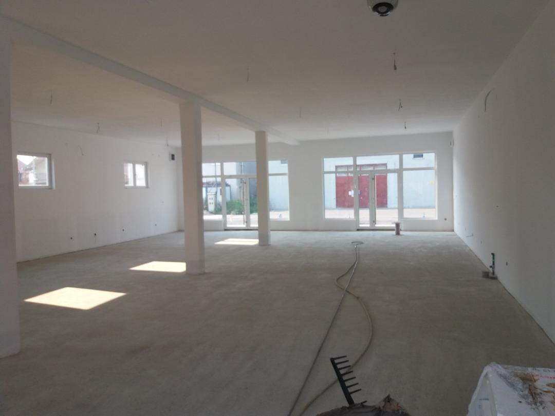 Zemun, Altina, poslovni prostor, 300m2 sa 10 parking mesta ID#4665 2.500 €