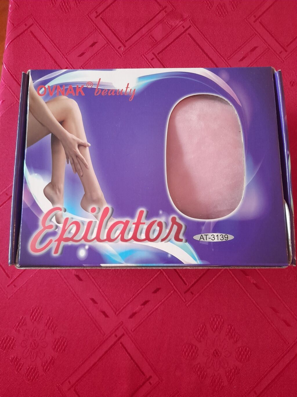 Potpuno nov epilator, dobijen na poklon pa mi je visak. Dve brzine,na
