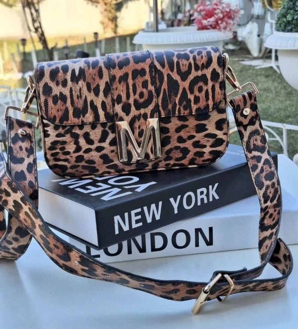 Torba preko ramena sa leopard printom - Dizajn: pravougaona crossbody
