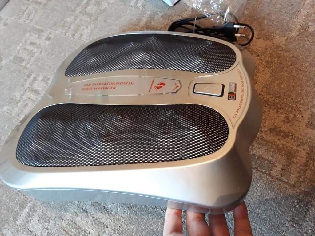 EL Light far-infrared & kneading foot massager – masažer za