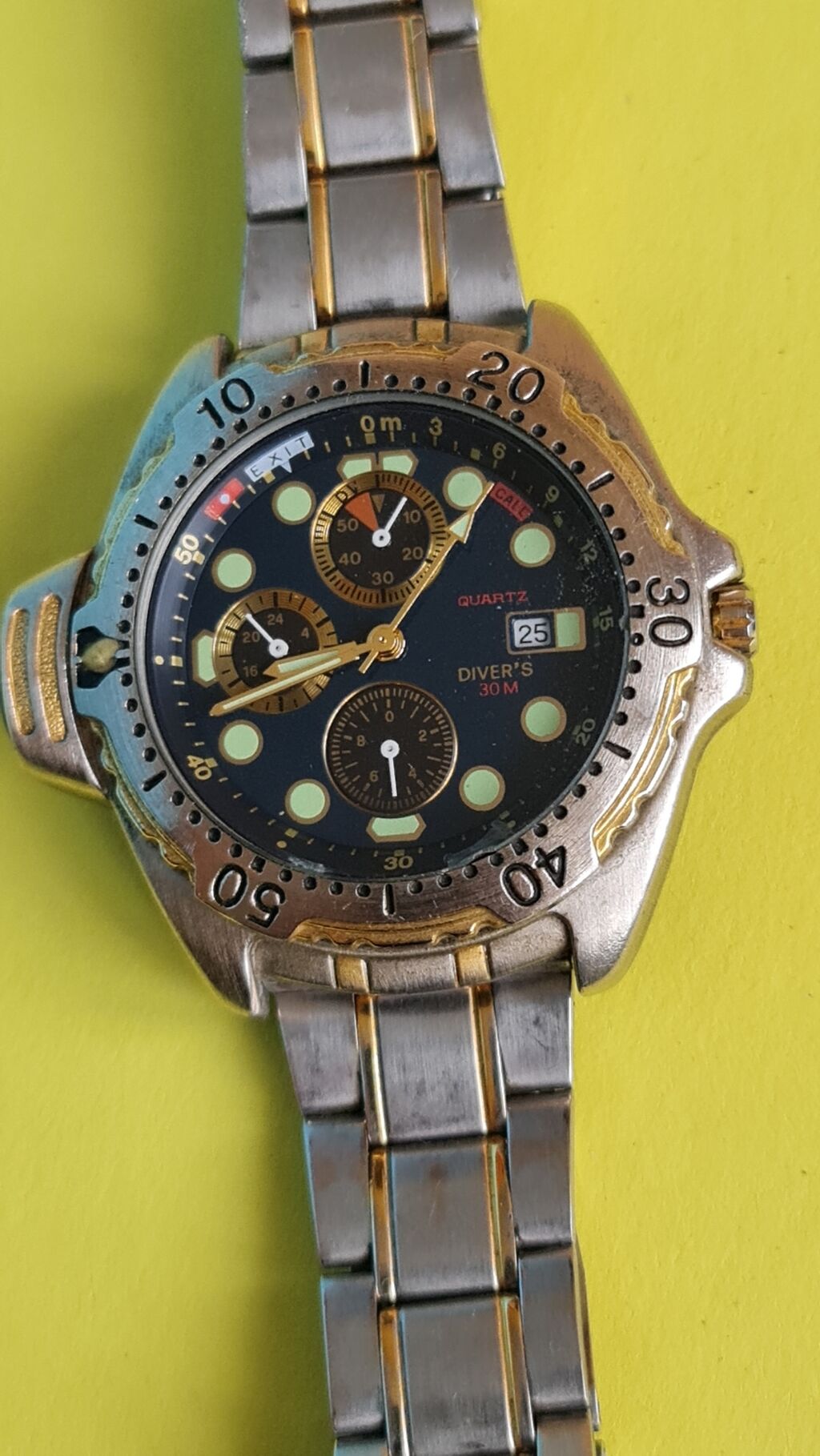 Diver’s kvarcni ručni sat – hronograf, 30 m - Mehanizam: kvarc -