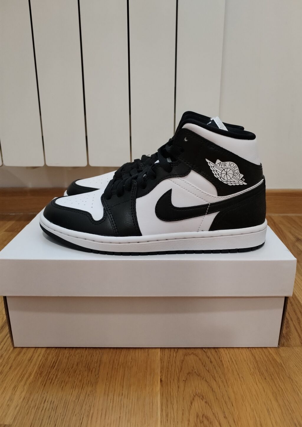 ORIGINAL Air Jordan 1 Mid “Black/White” patike - Klasična crno-bela