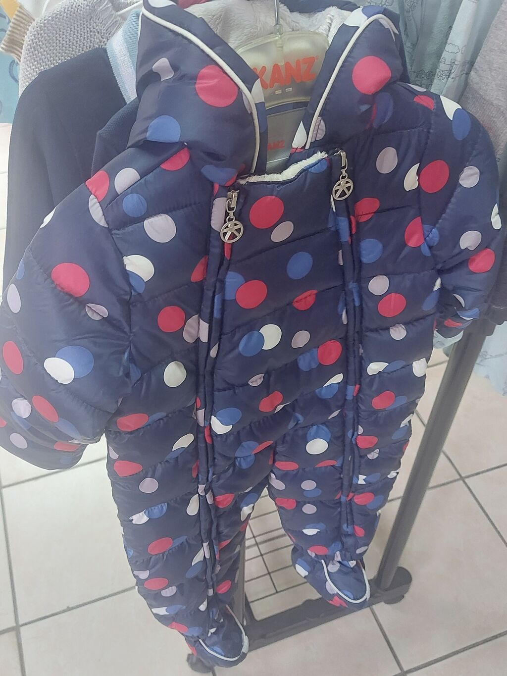 Zimski kombinezon za bebe KANZ - Model: topli jednodelni kombinezon