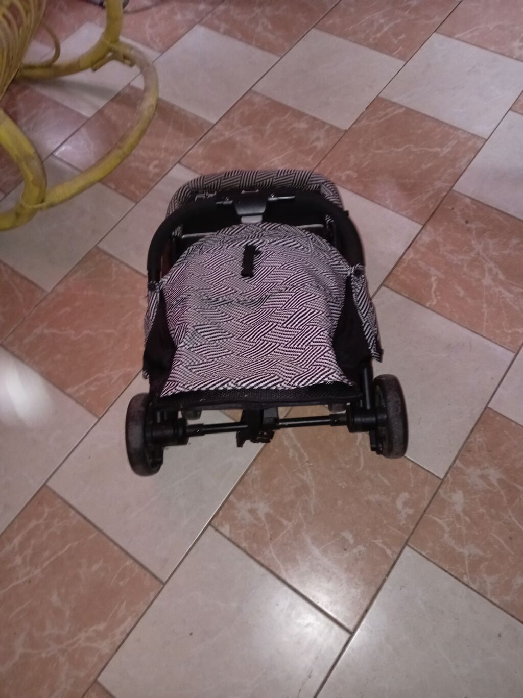 Kompaktna dečja kolica – sklopiva - Lagani, sklopivi model: na