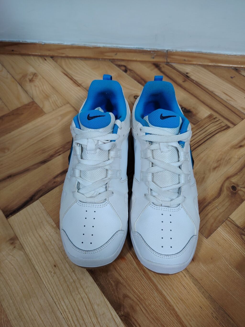 Nike patike – bele sa plavim detaljima - Model: niskoprofilne